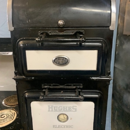 1921 Hotpoint-Hughes Electric Range - Antique Appliances