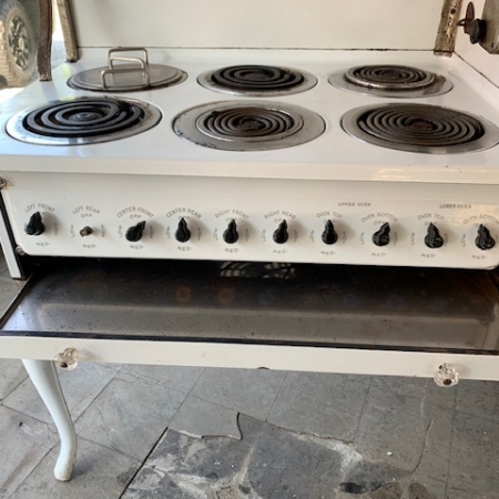 1926 Hotpoint Range - Antique Appliances